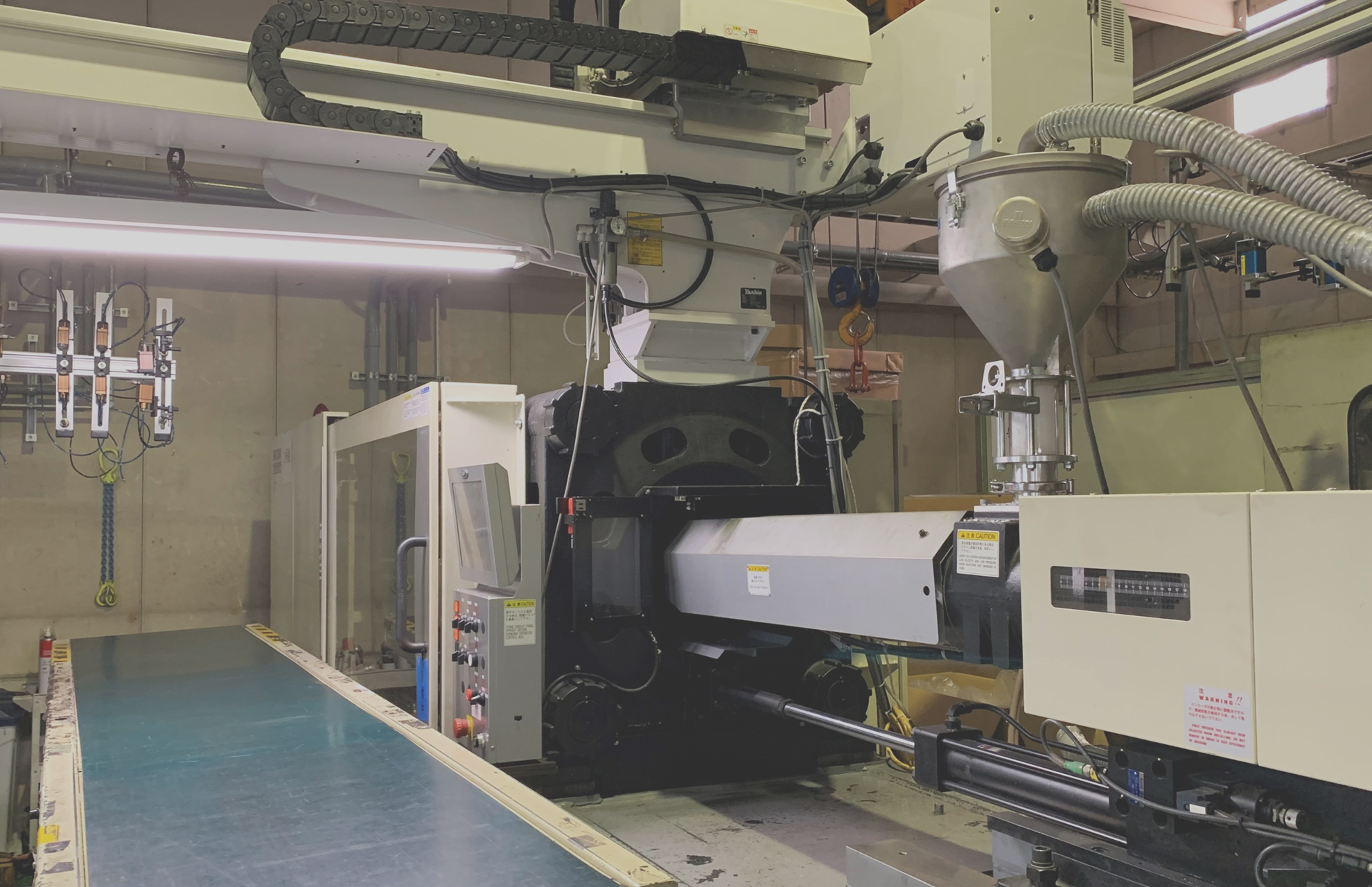 info_bg | 姫路市のプラスティック射出成形｜株式会社タカシロ